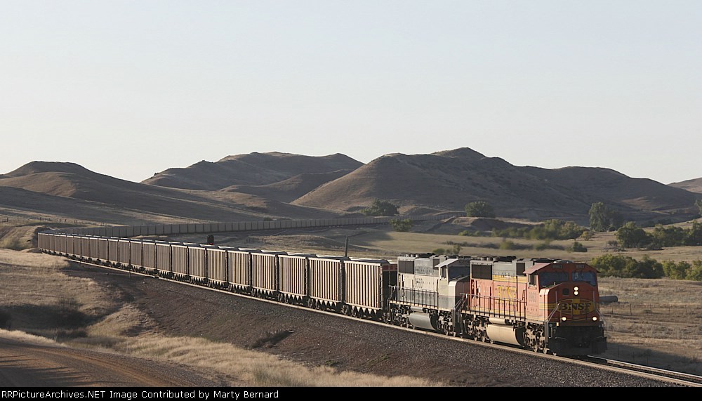 BNSF 8963 and 9560